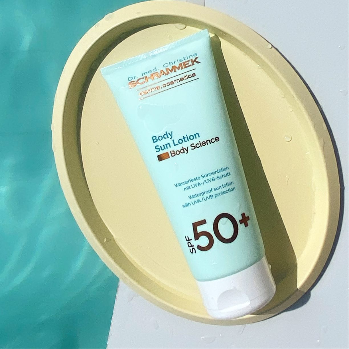 Sommeren er ikke over🫶🏻🌞 Body Sun Lotion SPF 50+ er en solkrem til ...
